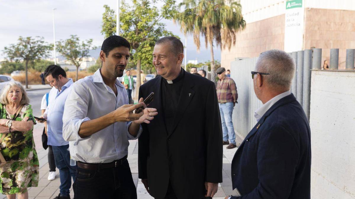 El Padre Custodio Ballester Cree En Su Inocencia, Pero Teme La ...