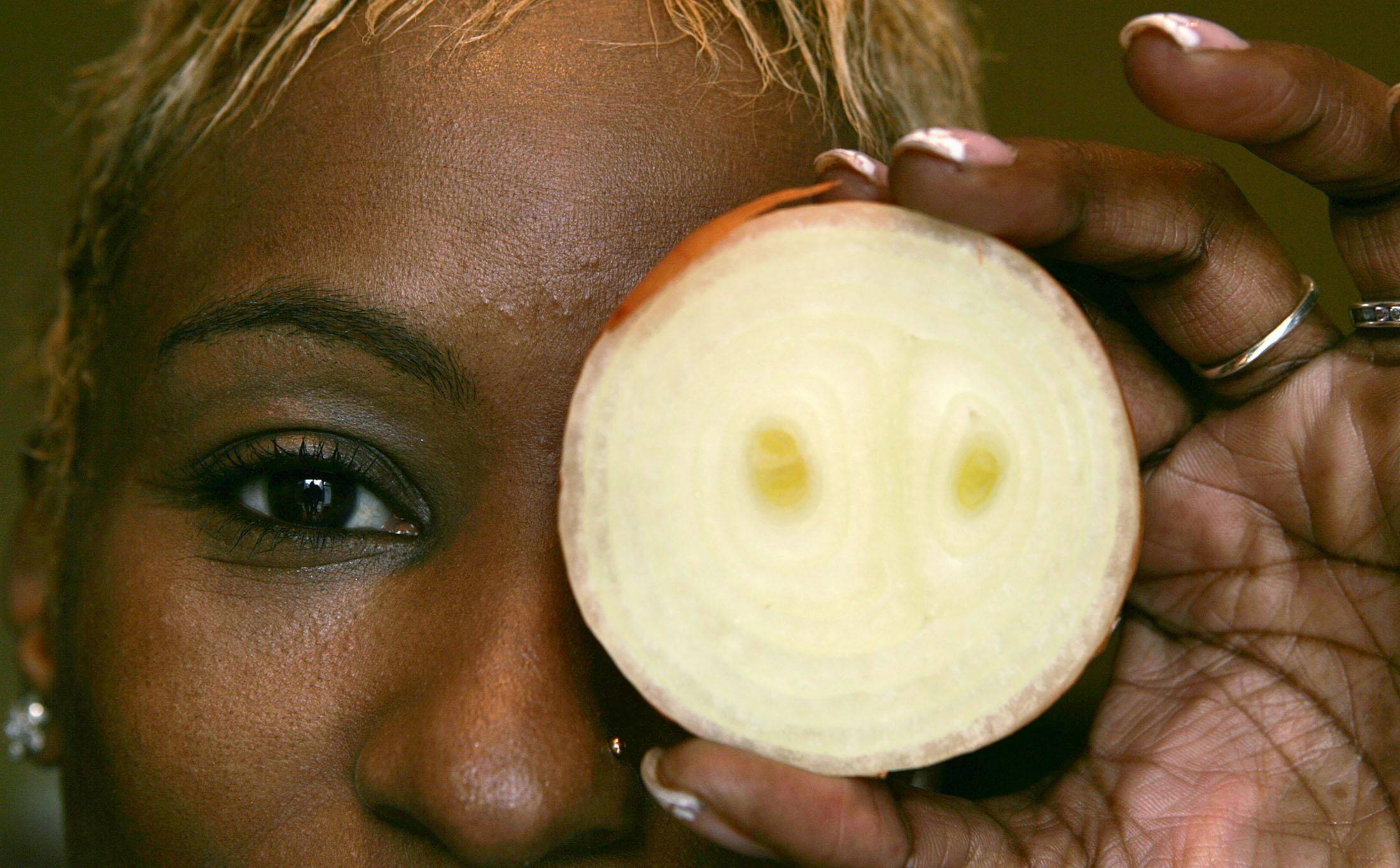 Descubren El Truco Científico Que Elimina Las Lágrimas Al Cortar Cebolla